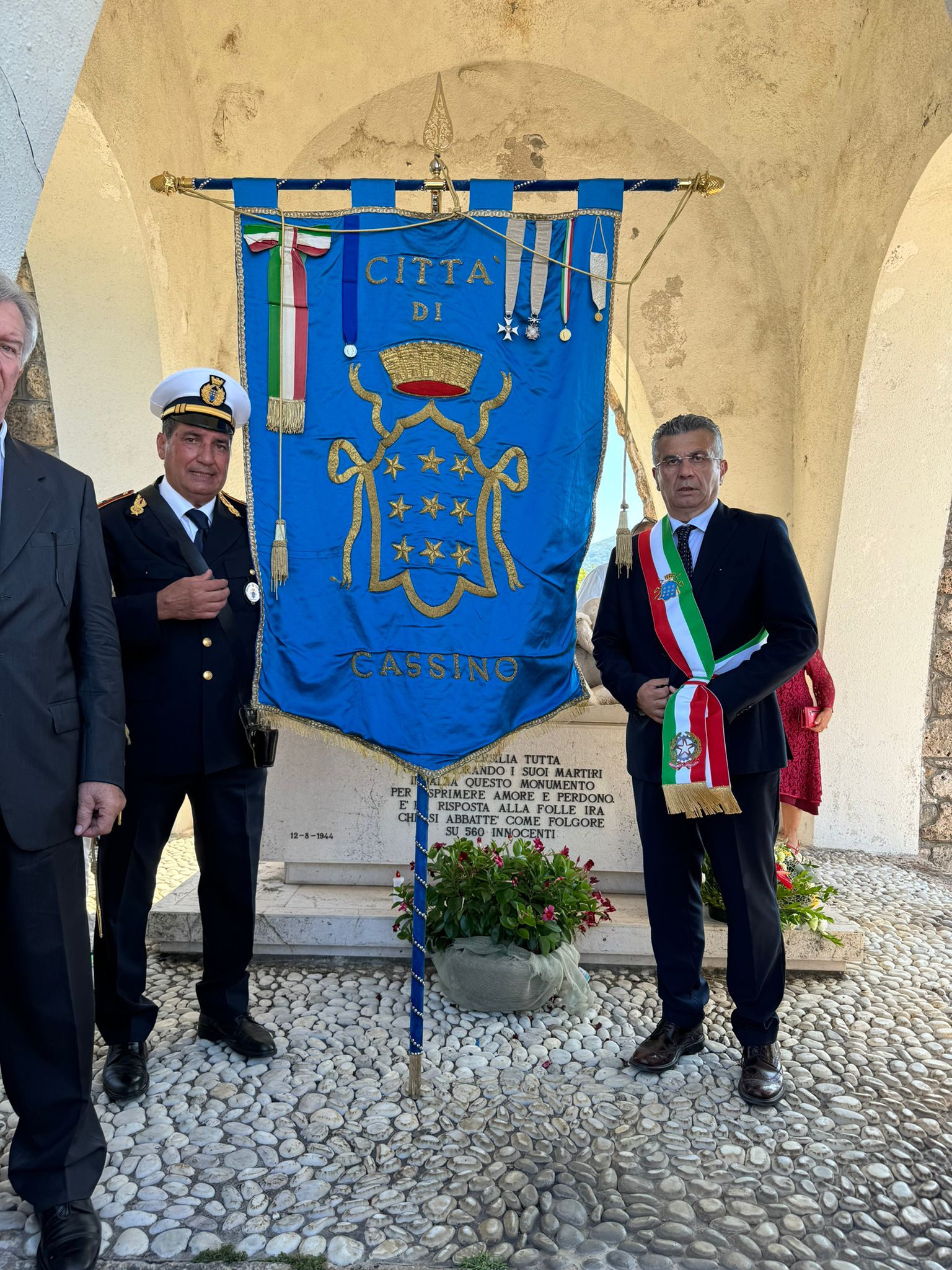 𝐂𝐀𝐒𝐒𝐈𝐍𝐎 - 𝐈𝐥 𝐒𝐢𝐧𝐝𝐚𝐜𝐨 𝐒𝐚𝐥𝐞𝐫𝐚 𝐚 𝐒𝐚𝐧𝐭'𝐀𝐧𝐧𝐚 𝐝𝐢 𝐒𝐭𝐚𝐳𝐳𝐞𝐦𝐚 𝐩𝐞𝐫 𝟖𝟎° 𝐝𝐞𝐥𝐥 ...