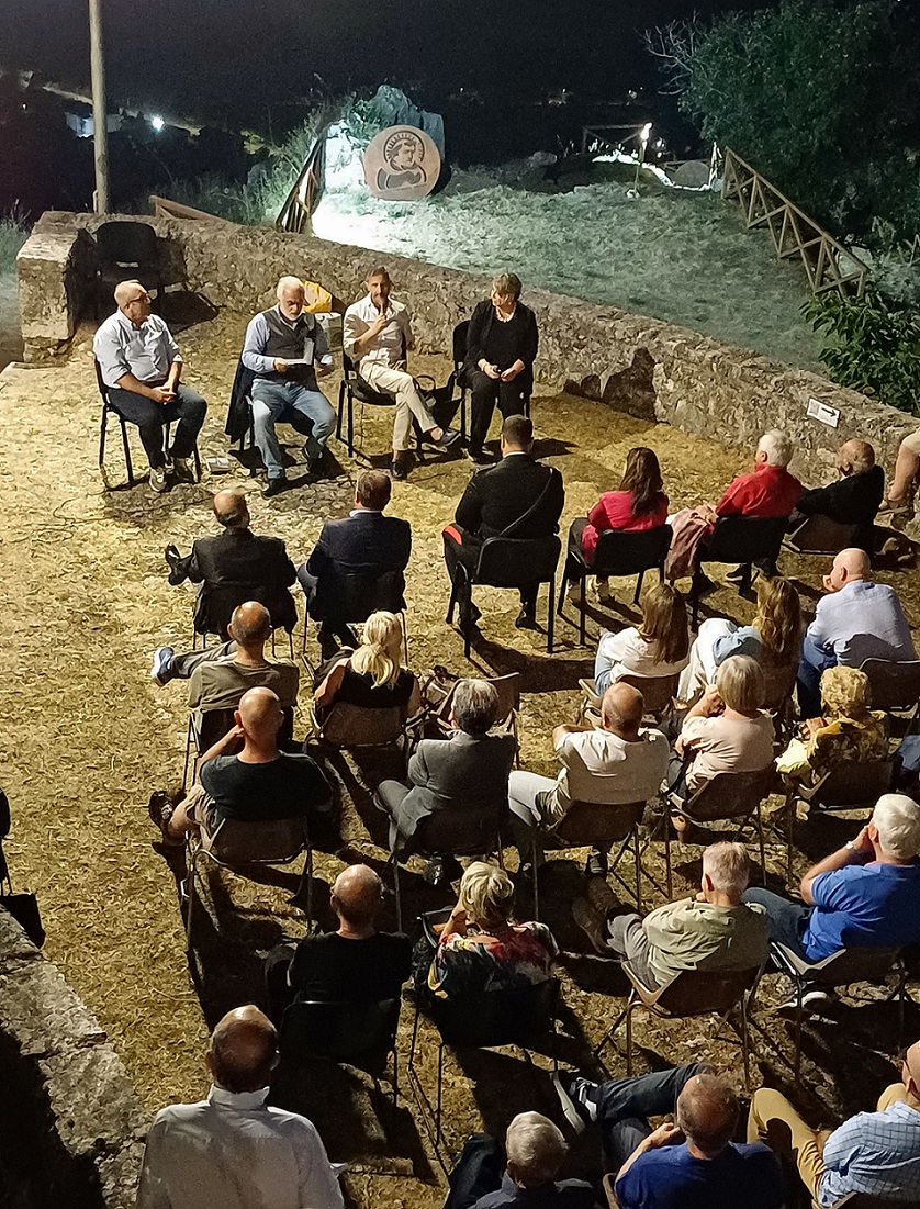 𝐑𝐎𝐂𝐂𝐀𝐒𝐄𝐂𝐂𝐀 - 𝐈𝐥 𝐥𝐢𝐛𝐫𝐨 𝐝𝐞𝐥 𝐬𝐢𝐧𝐝𝐚𝐜𝐨 𝐒𝐚𝐜𝐜𝐨 𝐩𝐫𝐞𝐬𝐞𝐧𝐭𝐚𝐭𝐨 𝐚𝐥𝐥'𝐀𝐬𝐩𝐫𝐚𝐧𝐨 𝐁𝐨𝐨𝐤 ...