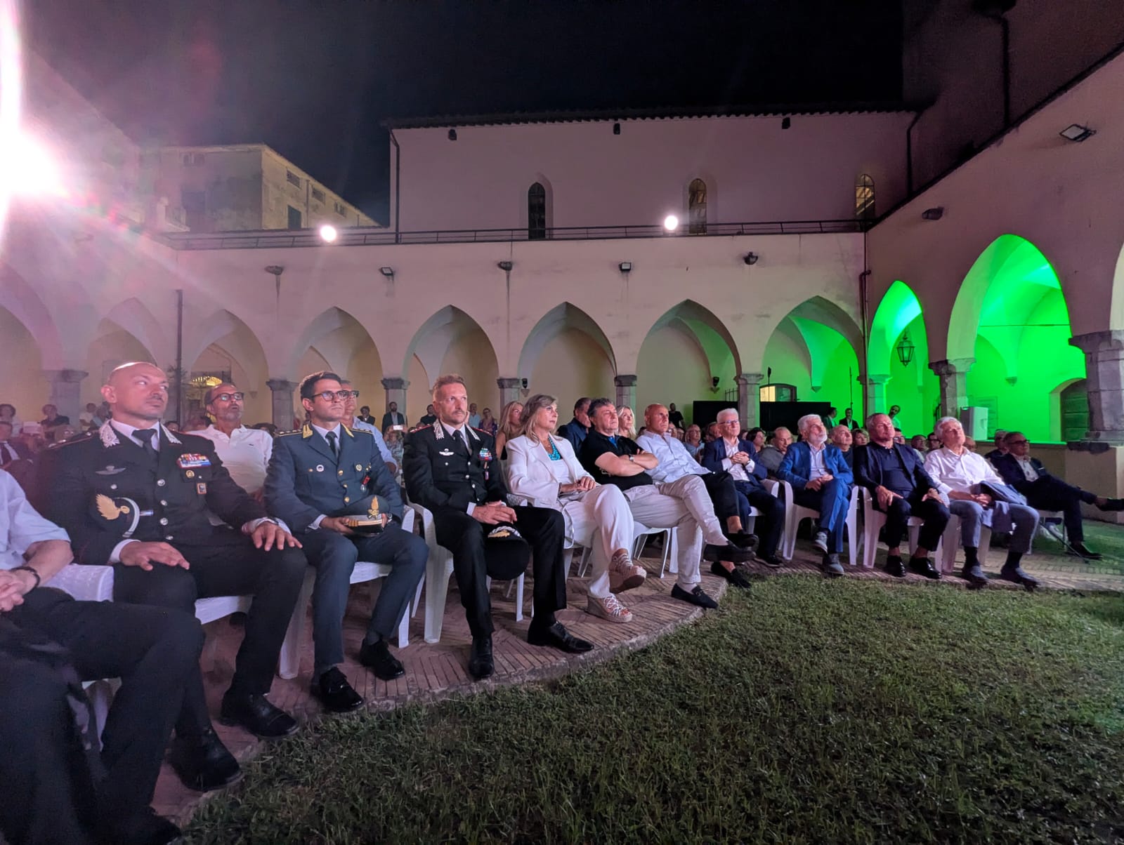 𝐅𝐎𝐍𝐃𝐈 - 𝐀𝐫𝐫𝐞𝐬𝐭𝐨 𝐃𝐞𝐥 𝐕𝐞𝐜𝐜𝐡𝐢𝐨, 𝐢𝐞𝐫𝐢 𝐥𝐚 𝐜𝐞𝐫𝐢𝐦𝐨𝐧𝐢𝐚 𝐝𝐢 𝐫𝐢𝐧𝐠𝐫𝐚𝐳𝐢𝐚𝐦𝐞𝐧𝐭𝐨 𝐚𝐢 ...